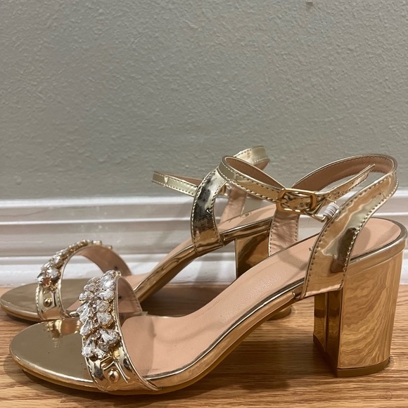 SHEIN | Shoes | Shein Belle Women Metallic Gold Rhinestone Chunky ...